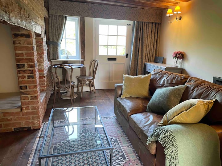 Listed Cottage In Suffolk - Saxmundham