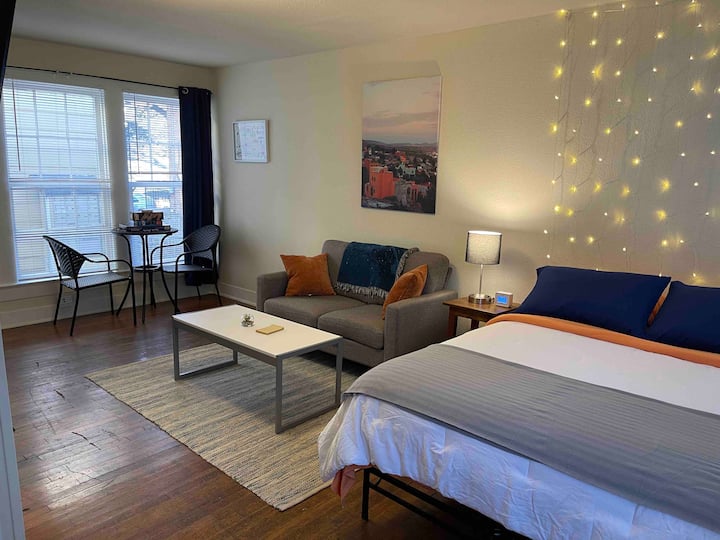 Studio Apt In The Heart Of Ut Campus/5 Min To Dt! - Austin, TX