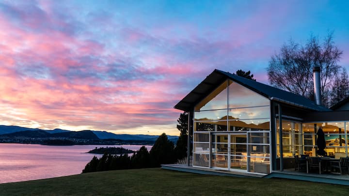 Whare Kea - Lakefront Luxury Private Villa - Wanaka