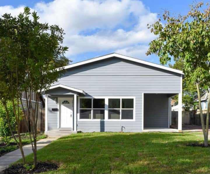 Mins 2 Riverwalk/alamo/all Downtown -3 Full Baths - San Antonio, TX