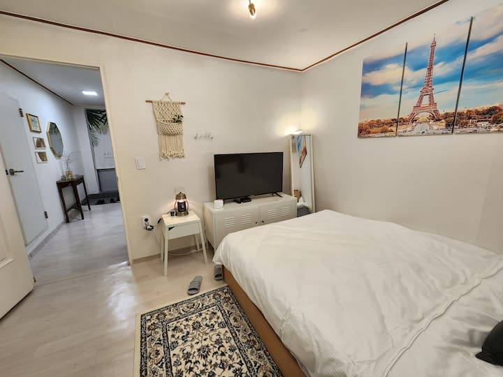 (명동/남산/남대문 10분) #이태원 Friend's House / Netflix - Seoul