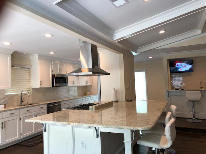 Charming Ranch House On Greenway, Near Ballantyne - Charlotte, NC