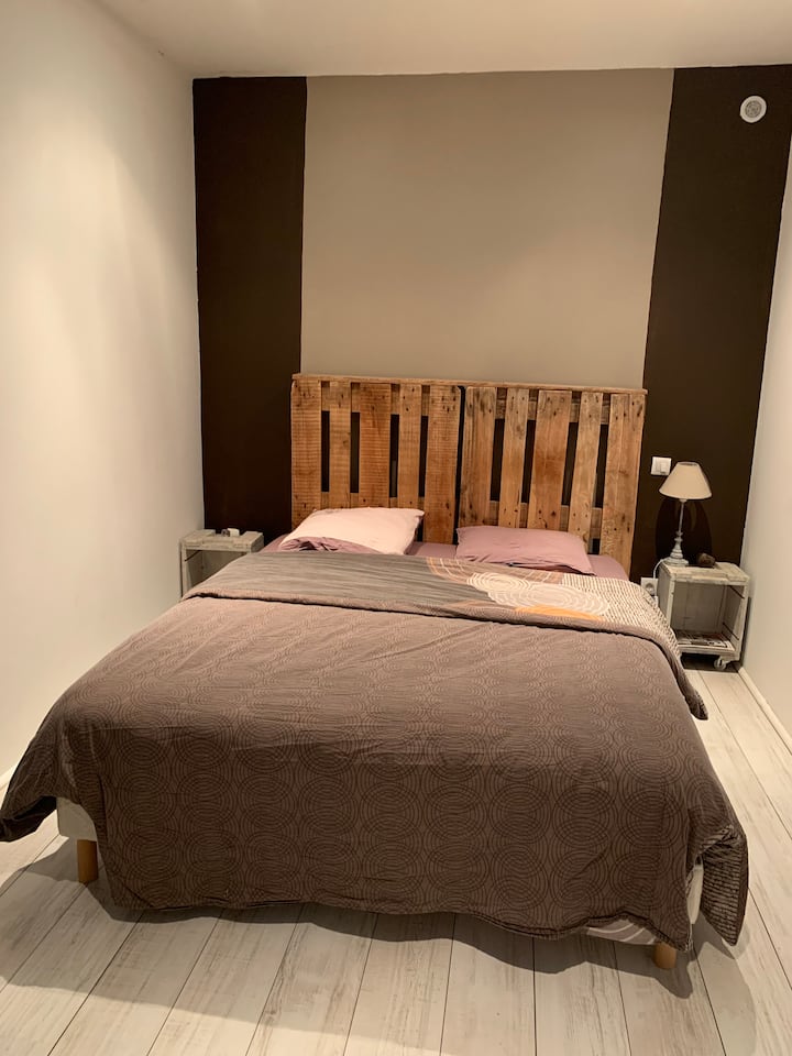 Endroit Calme Pouvant S’apparenter à Un Studio - Angoulême