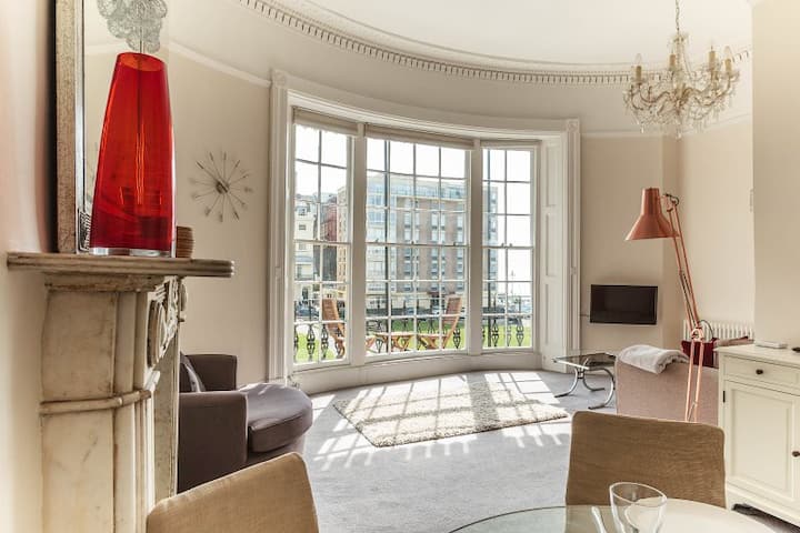 Seaview Balcony Regency Retreat Fantastic Location - Brighton