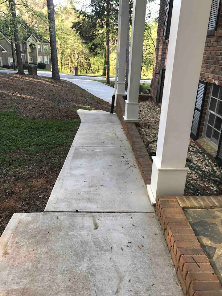 Urban Lake House Bed And Breakfast - Atlanta, GA