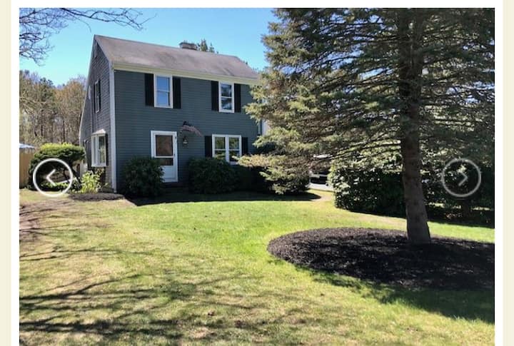 Cozy Cape House; Deck, Fenced Yard & Pet Friendly - Harwich, MA