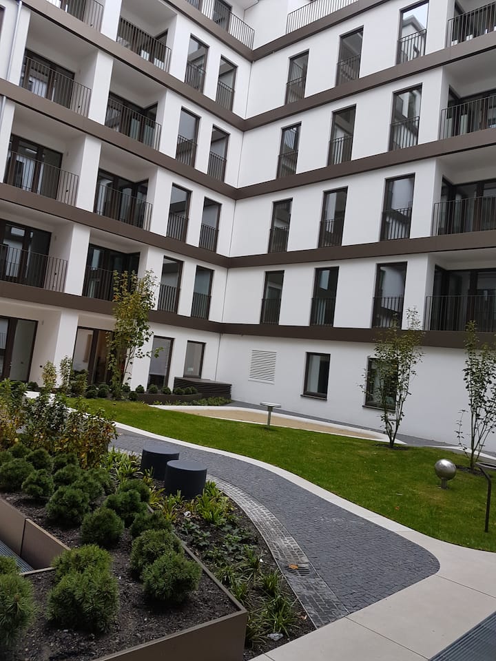 Unique Located 2 Bedrooms & 2 Bathrooms In Mitte - Berlin