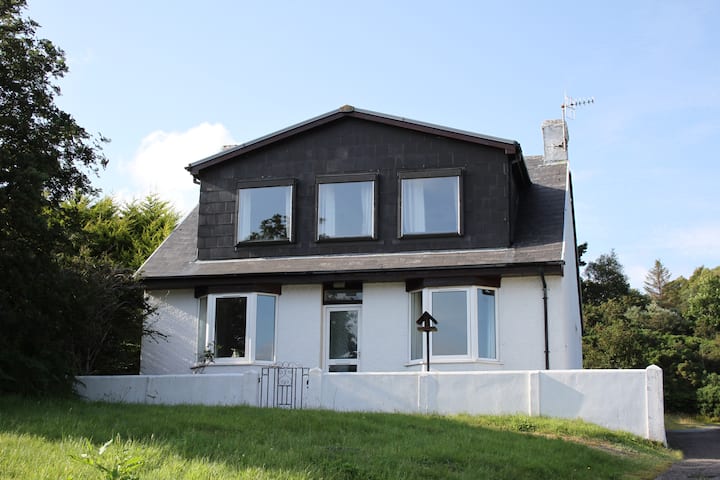 Tigh Na Mara Cottage - Skye