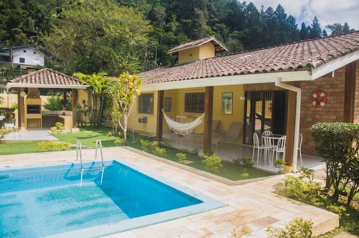 Casa Alto Astral Com Piscina Em Ubatuba - Ubatuba