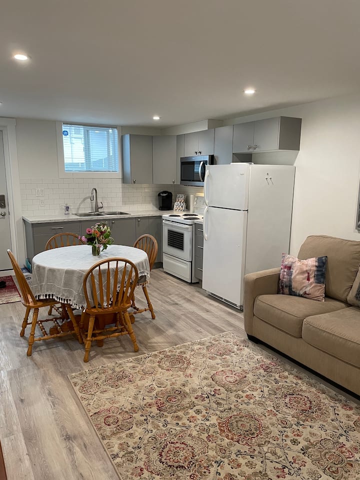 Creston, Bc Studio Apartment - Creston