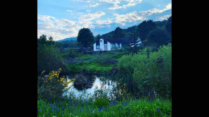 Canal Side Cottage,on The Banks Of The Caledonian. - Inverness, UK
