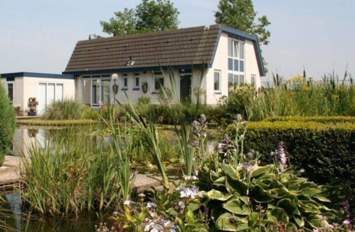2pk Begane Gr, Eigen Badkamer Tegenover De Kamer - Veenendaal