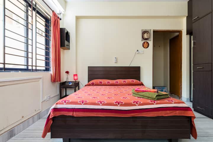 Nijer Baari - Kolkata (Calcutta)