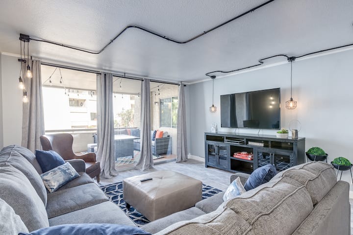 Remodeled Condo, Hot Tub Views, Walk To Old Town! - Scottsdale, AZ