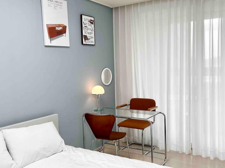 #큰테이블#베란다의자#고층뷰#넷플릭스#호텔침구#Sa005 - Incheon