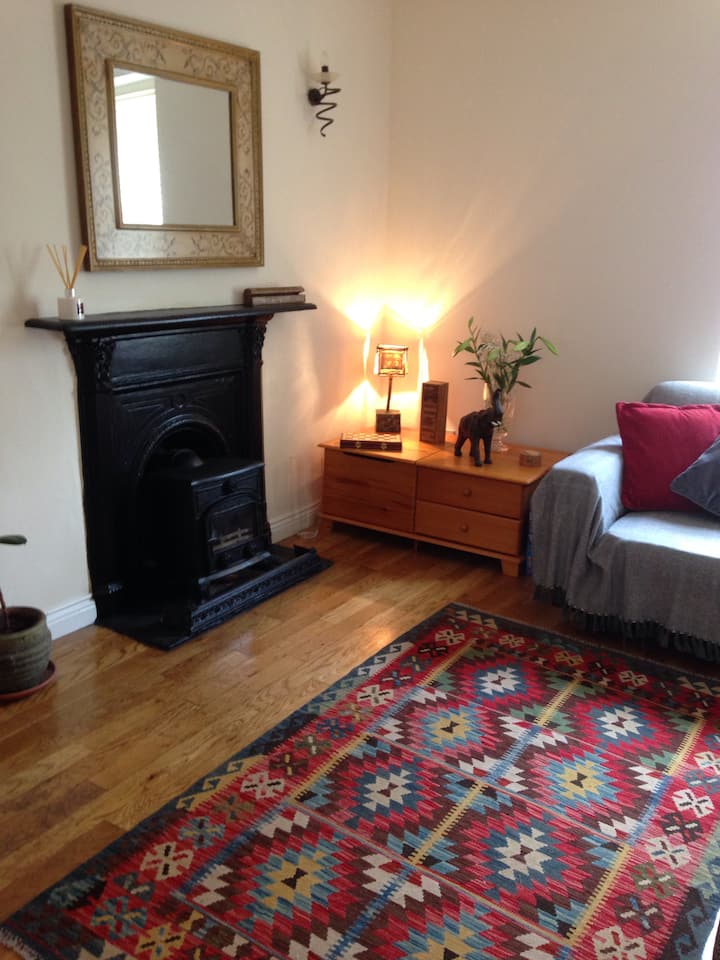 Cosy 2 Bed Town House - Cork