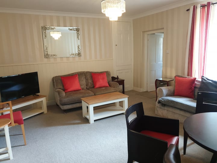 47 Lower Ground Apartment - Aberystwyth
