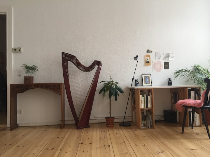 Bright, Cosy Studio With Wooden Floor In Altbau - Berlín