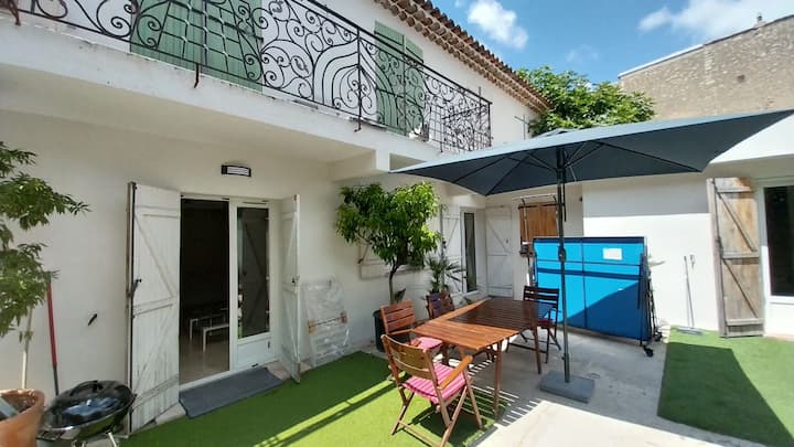 Magnifique Appartement - IBIS Cannes Mouans Sartoux parking gratuit