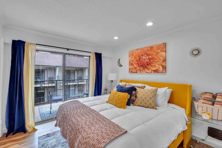 Location! Location! Walk To Downtown And The Smnp - Gatlinburg, TN