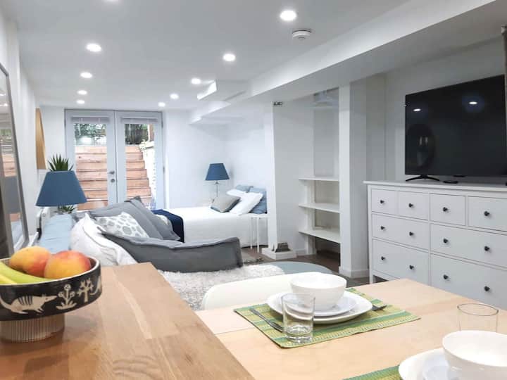 Garden Studio At Bloor West - Close To Subway - Toronto