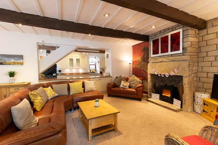 Spacious 7 Bed House 3 Storey - Perfect Retreat - Holmfirth