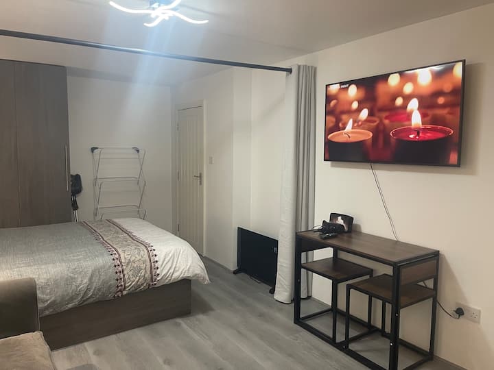 Adorable Studio Flat In Greater London - Slough