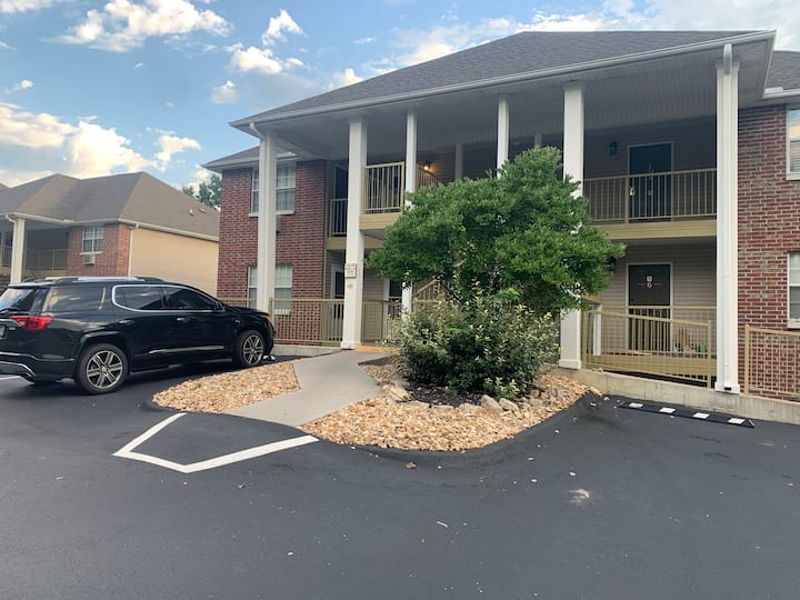 Spring Time Special $99 Night Walk-in Condo - Branson, MO