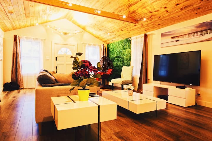 Modern Beach Cottage - Walk To Beach And Downtown - Huntington Beach, CA
