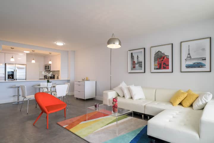 Modern Beach Front Condo - Hollywood, FL