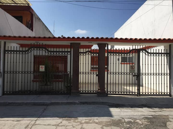 Casa Céntrica En Querétaro
(Comoda Y Tranquila) - Querétaro