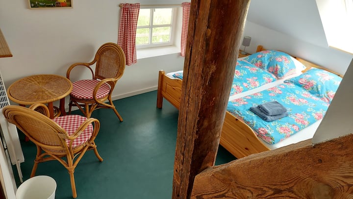 Anker Nr. 2 Fam-zimmer 2einzelb; 1doppelb 2-4pers - Greetsiel