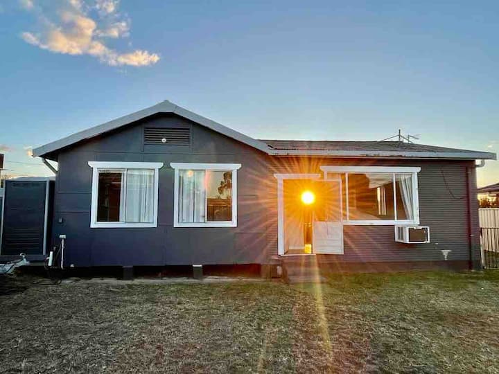 Super Spacious 2br Unit, Large Dining Muswellbrook - Aberdeen