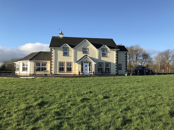 An Idyllic Superior 4 Bedroom Detached House - Ballymoney