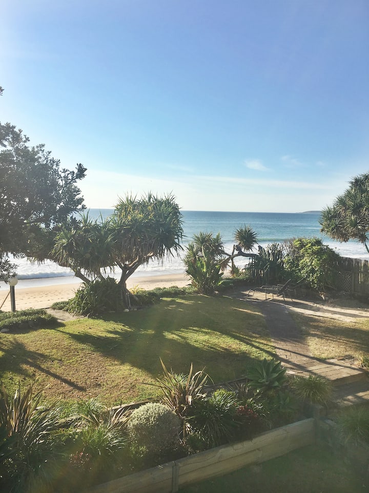 Fin's At Sapphire Beach-absolute Beachfront House! - Coffs Harbour, Australia