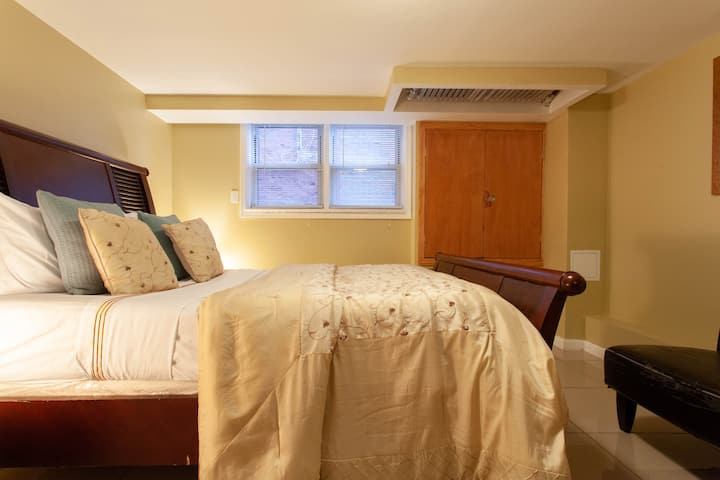 Bronx Cozy 1 Bedroom Apartment With Entire Access. - Bronx, NY