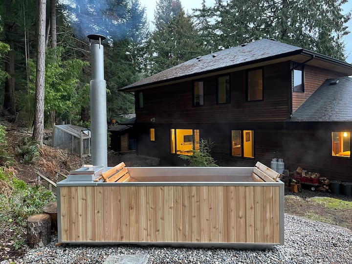 Bridge House W/cedar Bath, Archery, Trails & Beach - Bowen Island