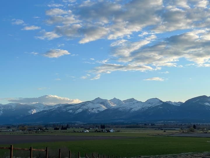 The Retreat - Corvallis, MT