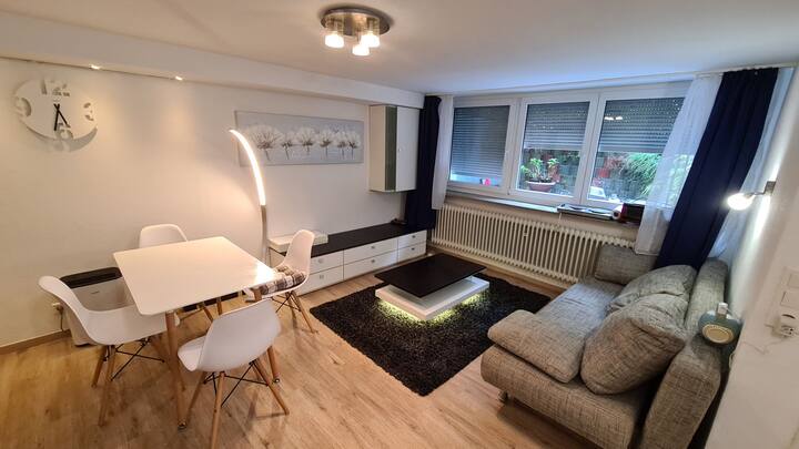 Schöne, Ruhige Einliegerwohnung Mit Terrasse - 울름