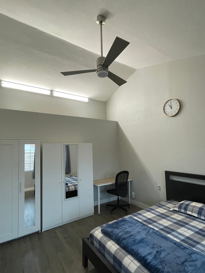 Spanish Room Pvt. Bathroom, Free Laundry &Kitchen - Fremont, CA