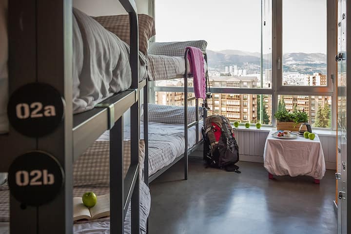 Habitación Completa Grupo 4 Personas - Derio