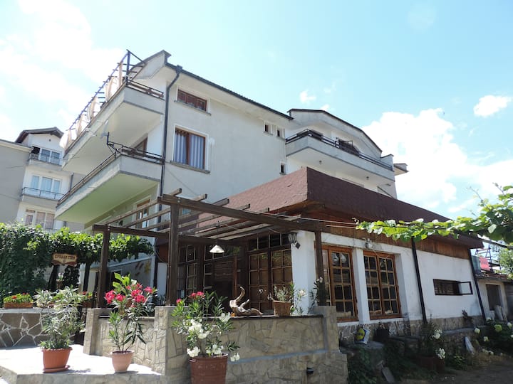 Bakish Guest House - Obzor