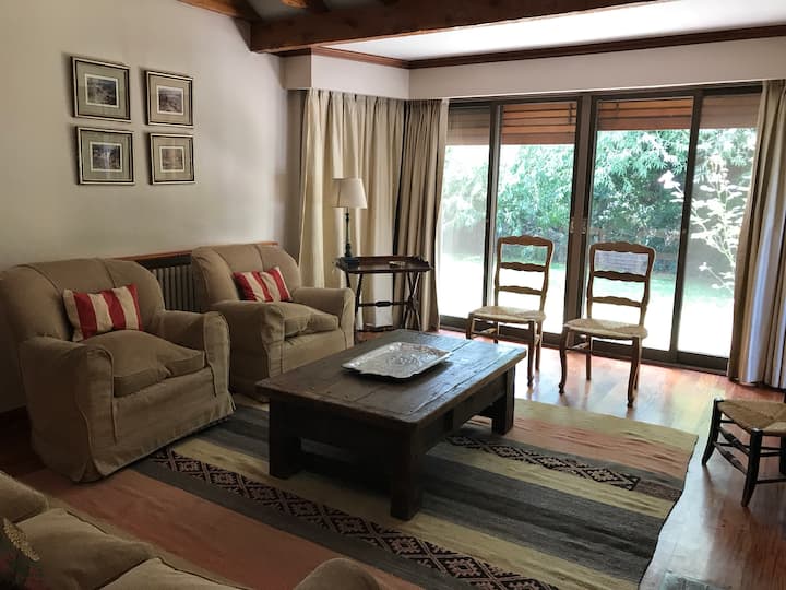 Amplia Casa Familiar En El Centro. Para 14 Pax. - San Martín de los Andes