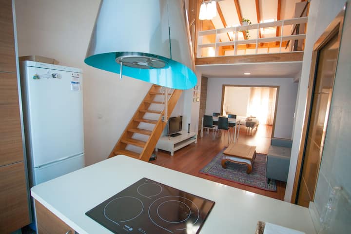Apartamento Tipo Loft Muy Céntrico Y Acogedor. - Paterna