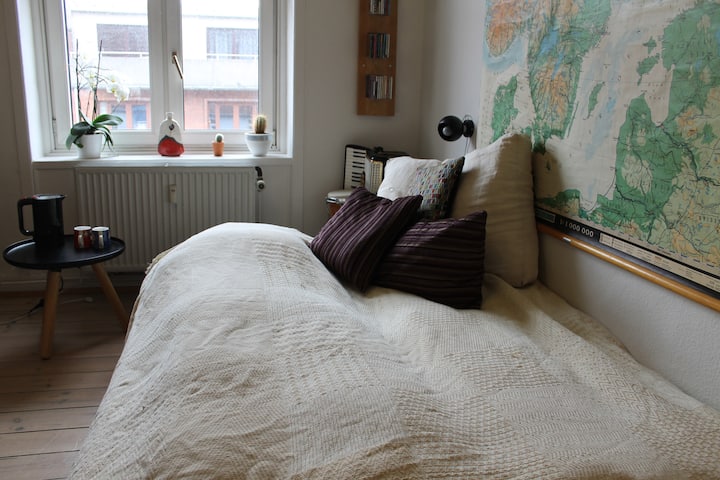 Charming Copenhagen Room In Quiet Street - Kopenhagen