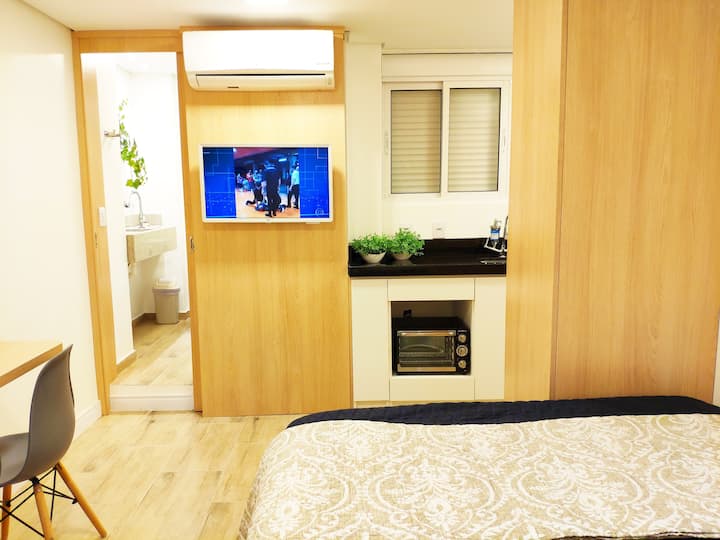 Comodidade, Ao Lado Santa Casa, Ufcspa E Ufrgs. - Porto Alegre