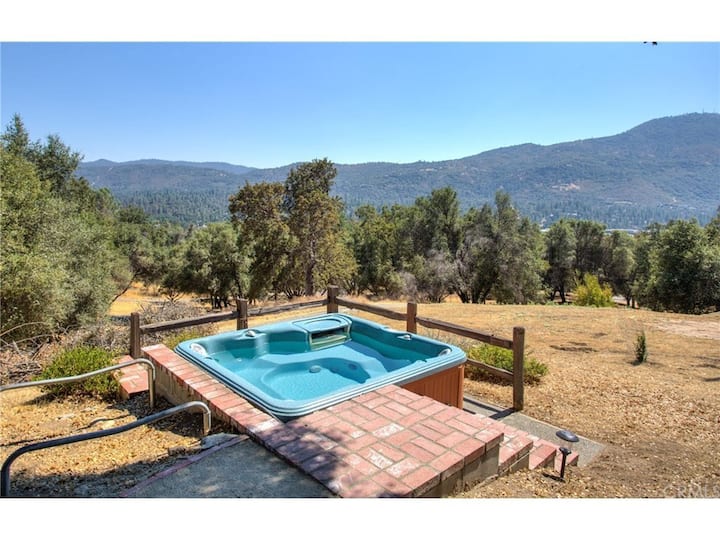 Black Bear Haven/hot Tub/pool Table/bbq/darts - California
