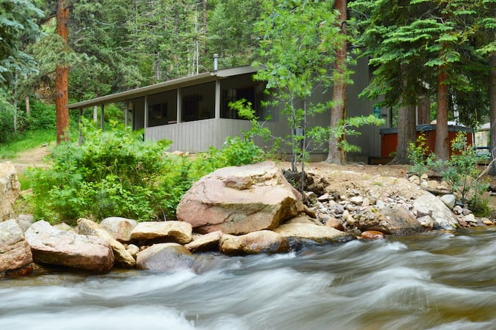 The Fox Cabin @ The Inn On Fall River - Estes Park, CO