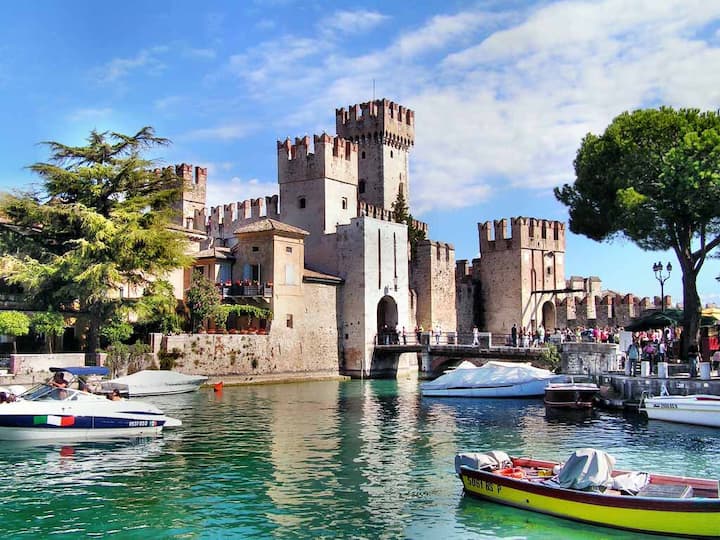Private Pool At Garda Lake 017179cni00651 T08595 - Peschiera del Garda
