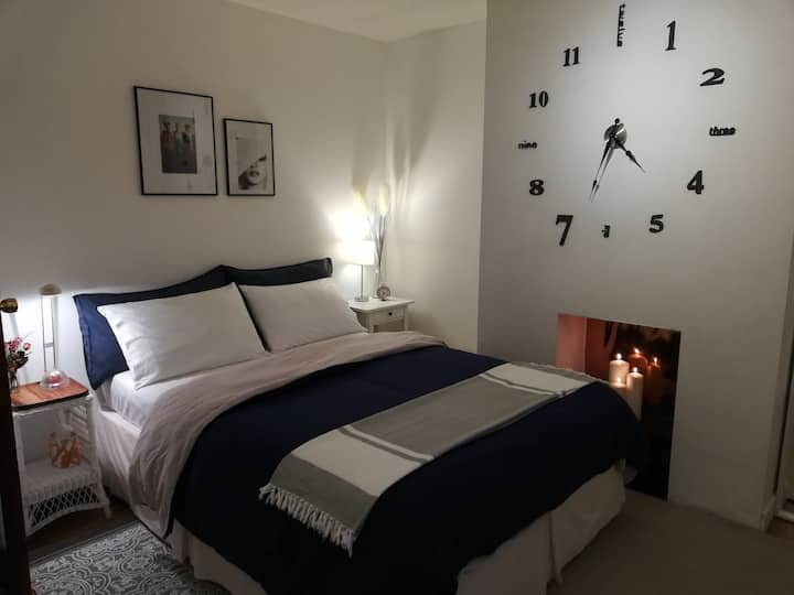 Do You Like To Sleep On Freshly Ironed Bedsheets? - Twickenham